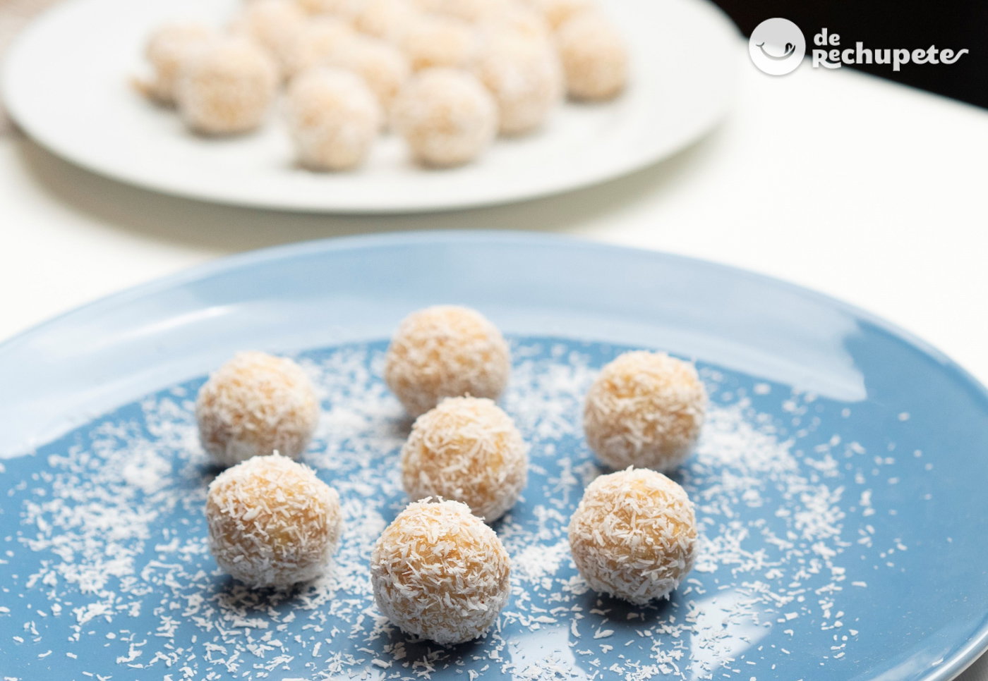 Bombones Raffaello. El bocadito dulce perfecto para acabar una buena comida