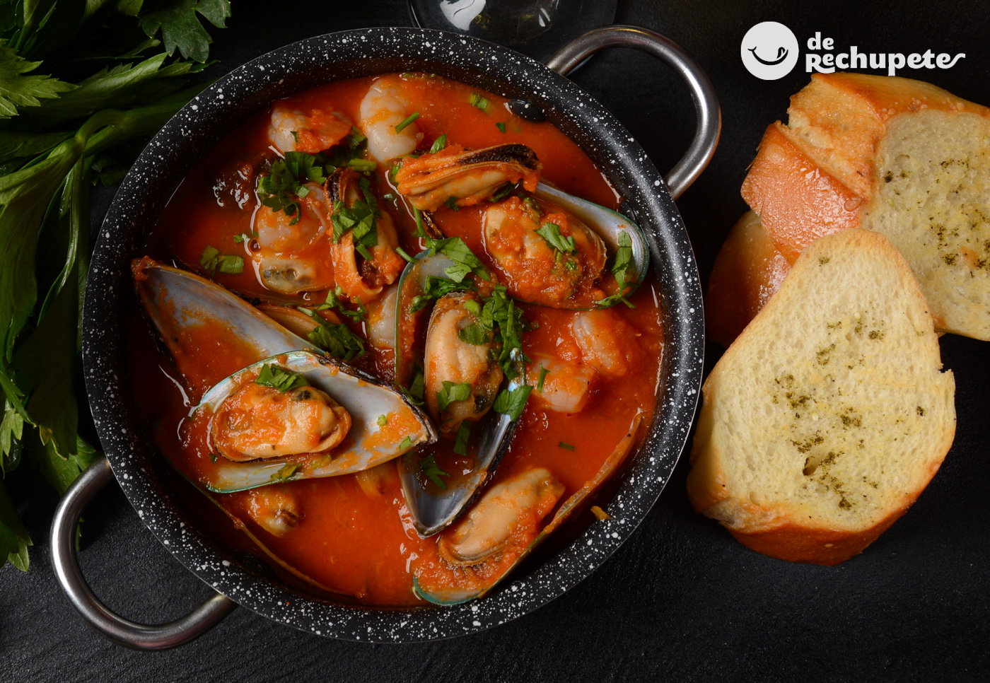 Sopa bullabesa o bouillabaise. Receta tradicional de pescado francesa ...