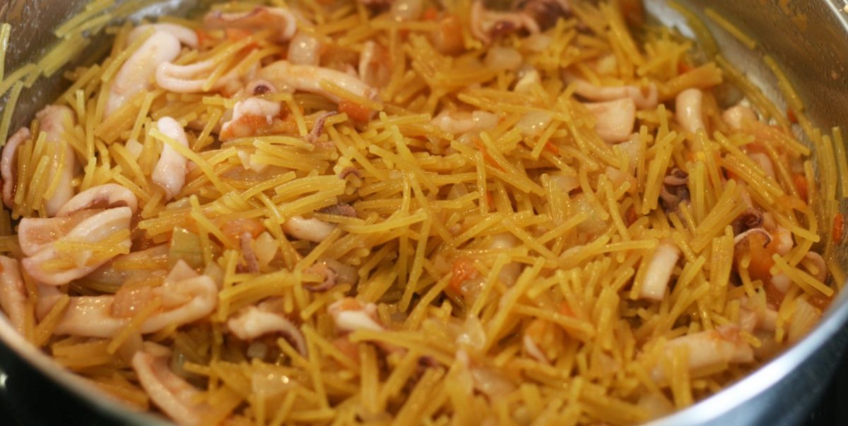 Fideos con calamares
