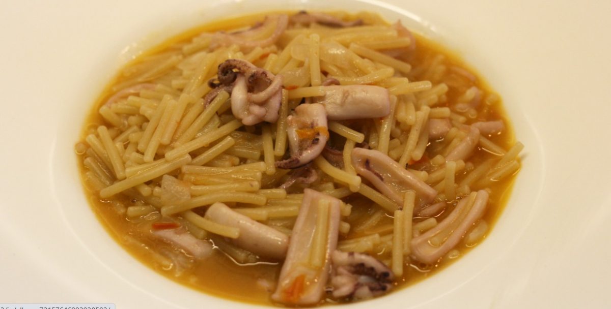 Fideos con calamares