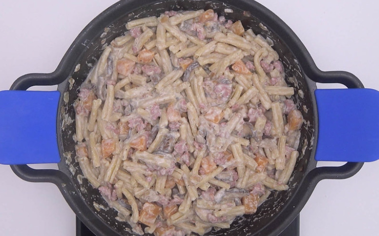 Casarecce alla Norcina. Pasta con salchichas, calabaza y setas - De ...