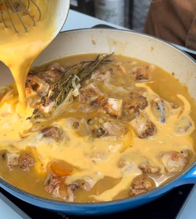 Fricasé de pollo al estilo francés - De Rechupete