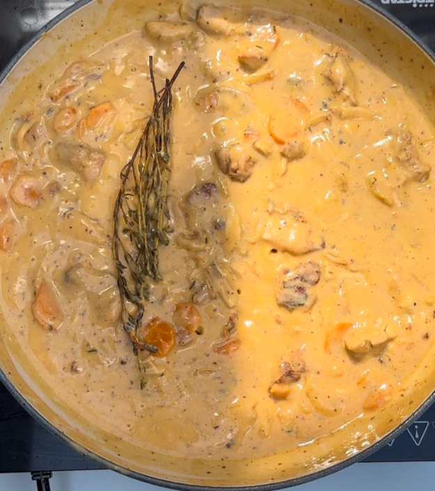 Fricasé de pollo al estilo francés - De Rechupete