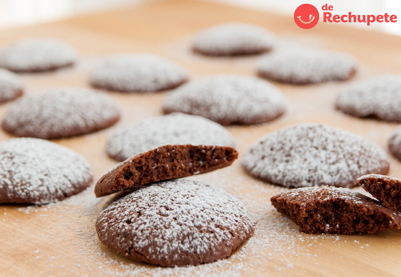 Brownie cookies de chocolate. Galletas con sabor a brownie
