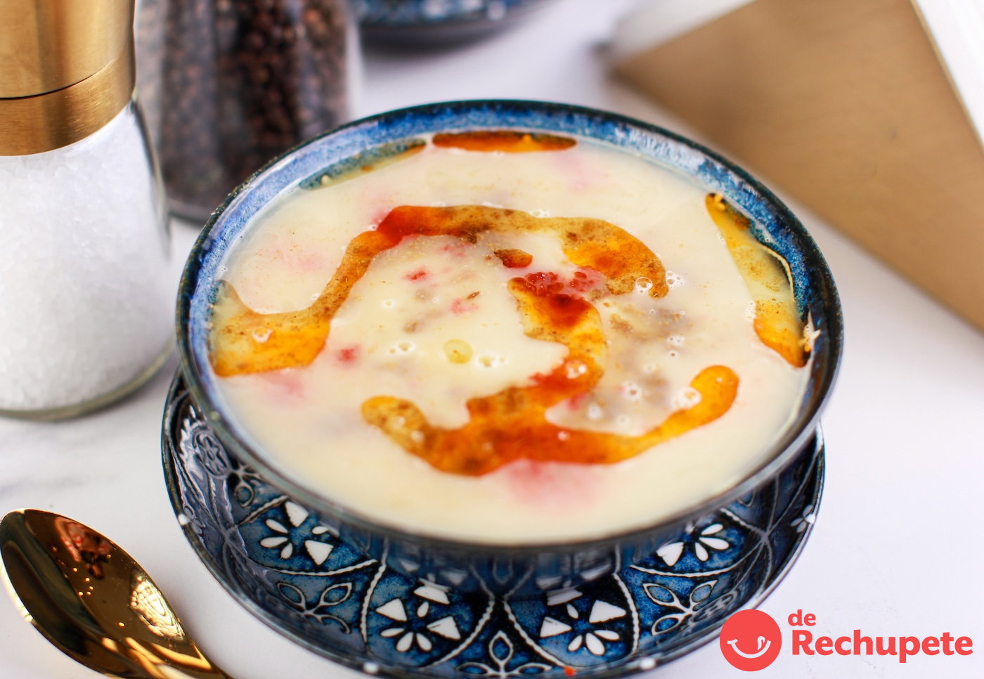 Bissara marroquí tradicional. Crema de habas o guisantes secos
